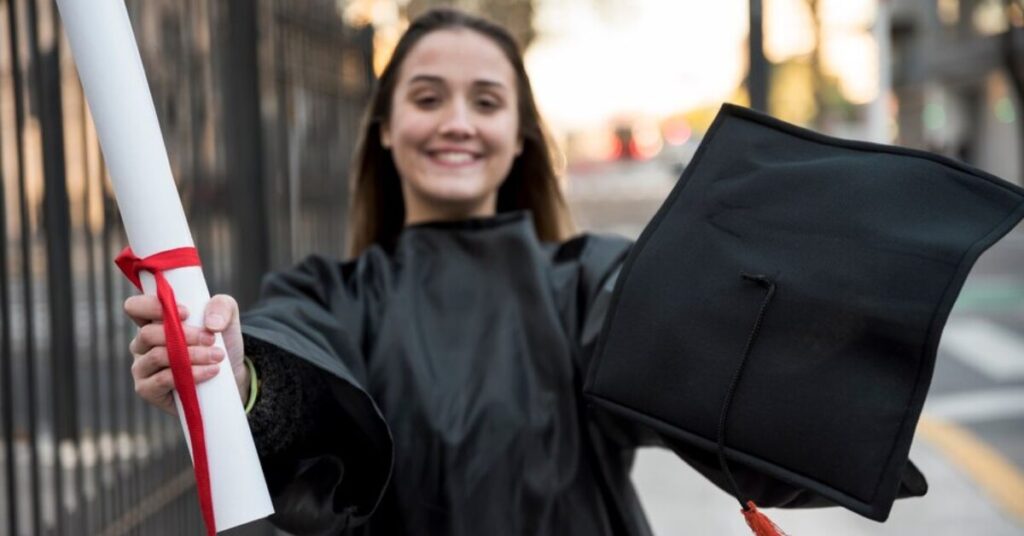 Affordable Masters Degree In USA For International Students // Ambitio