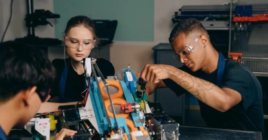 Comprehensive Guide To Masters In Automotive Engineering In USA // Ambitio